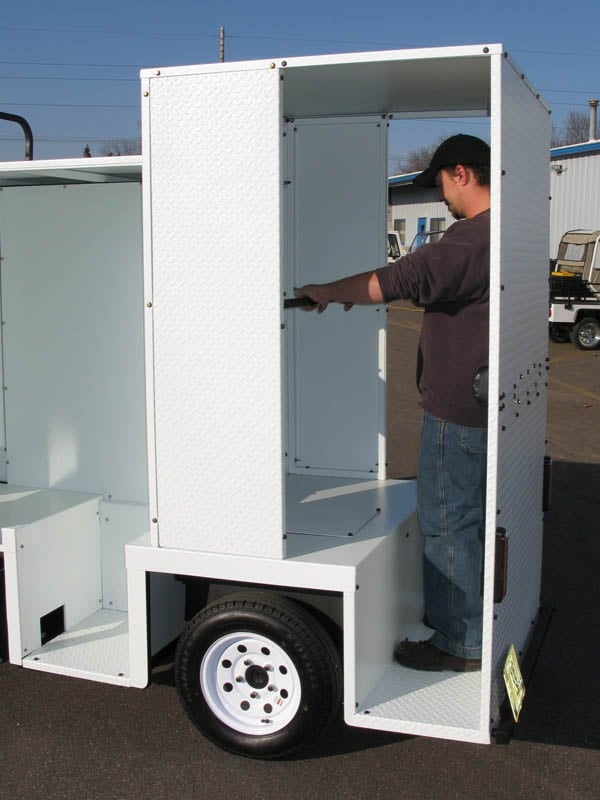 Custom Platform transports unruly prisoners